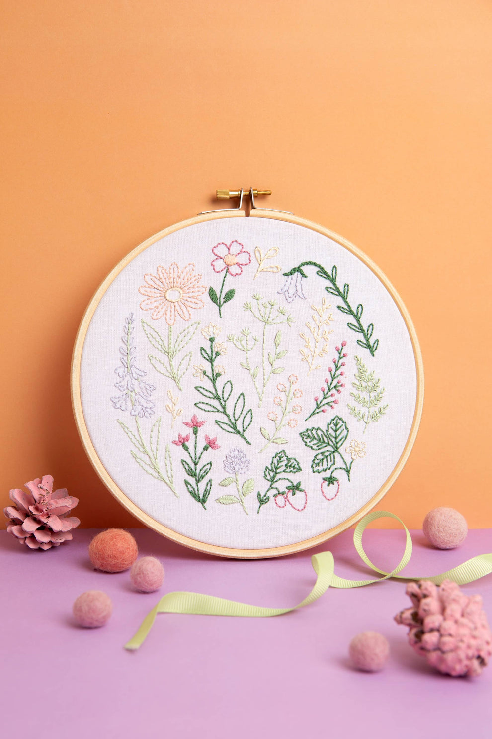 English Garden Embroidery Kit – Colour and Cotton